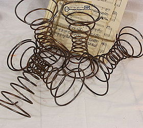 How To Turn Old Springs Into Christmas Decor | Hometalk