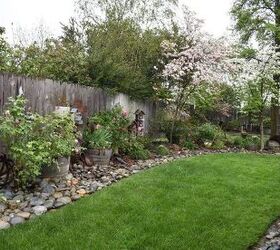 What is the easiest way to build a mow strip. | Hometalk