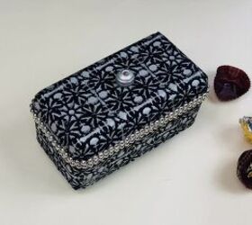 A DIY shower steamer that will help you relax. Makes a fabulous gift ...