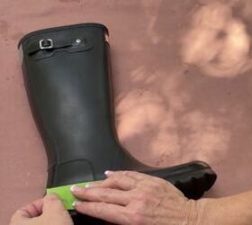 How to Upcycle old Rainboots into stunning Garden Planters | Hometalk