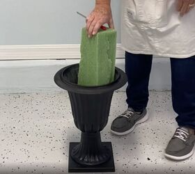 7 Simple Steps to Make This Festive DIY Christmas Topiary | Hometalk