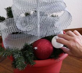 8 Simple Steps to an Easy and Creative Christmas Topiary | Hometalk