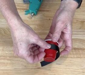 Add a Jolly Touch to Your Holiday Décor With Easy Santa Clause String ...