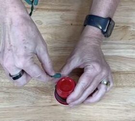 Add a Jolly Touch to Your Holiday Décor With Easy Santa Clause String ...