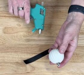 Add a Jolly Touch to Your Holiday Décor With Easy Santa Clause String ...