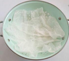 How to Make a DIY Vintage Enamel Colander Hanging Planter! | Hometalk